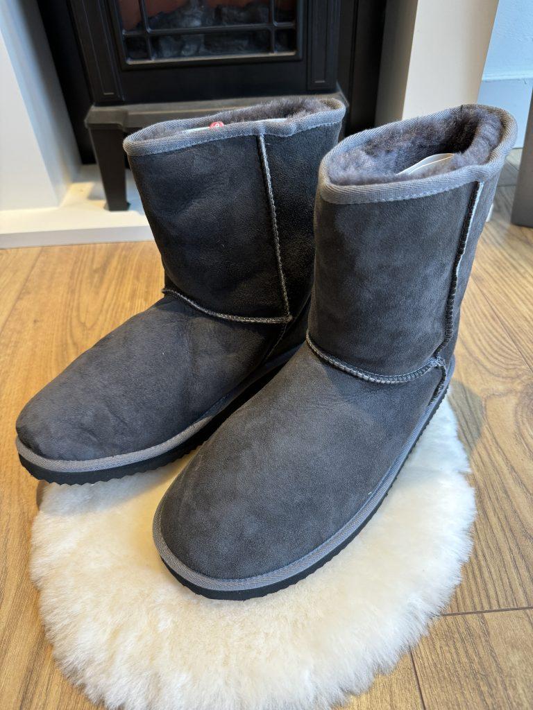 Slightly Imperfect - Sheepland Handmade British Sheepskin Boots Sizes 9 ...